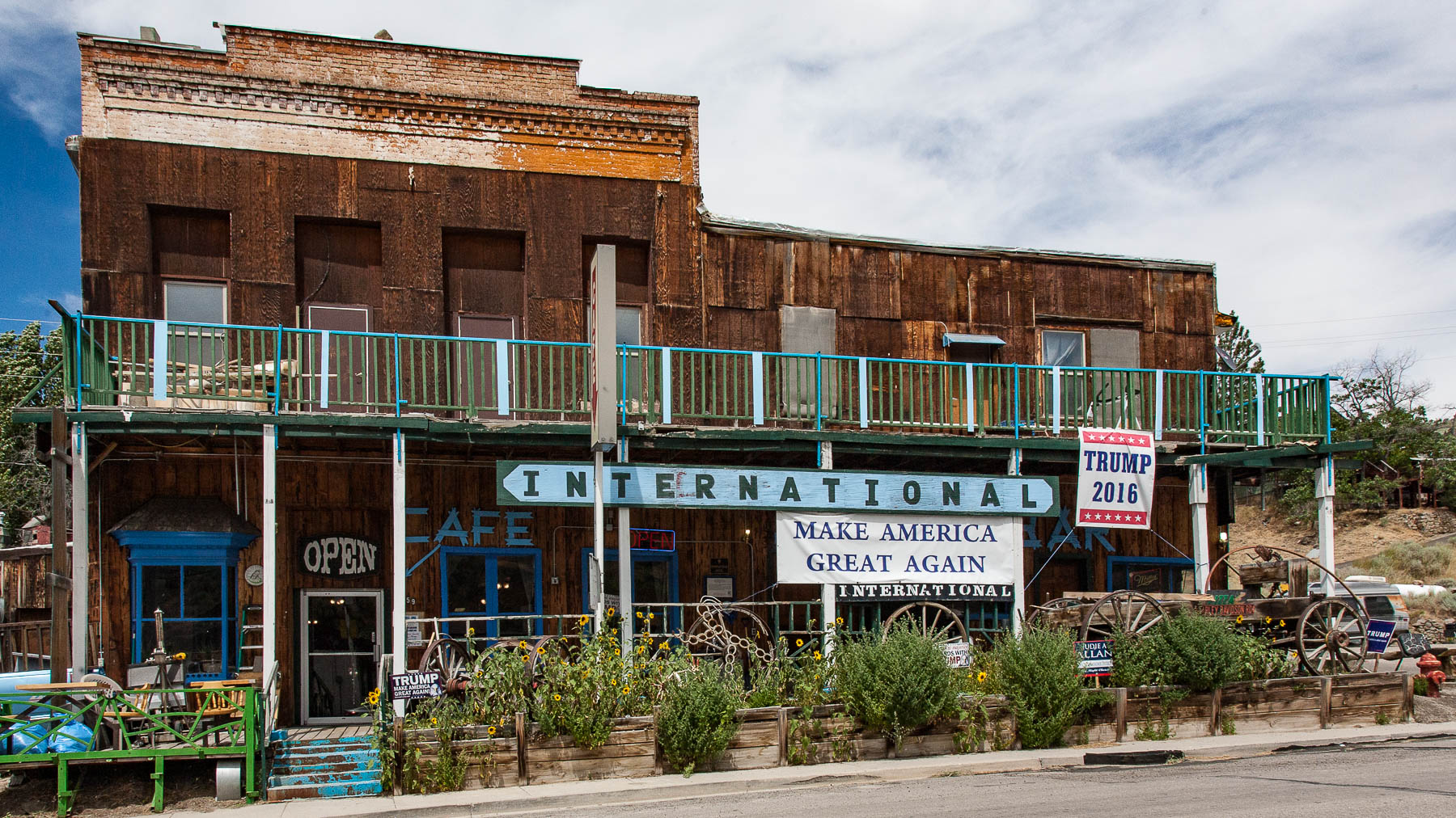 Steve Stern's Fieldnotes from a Random Walk through Life (with pictures)